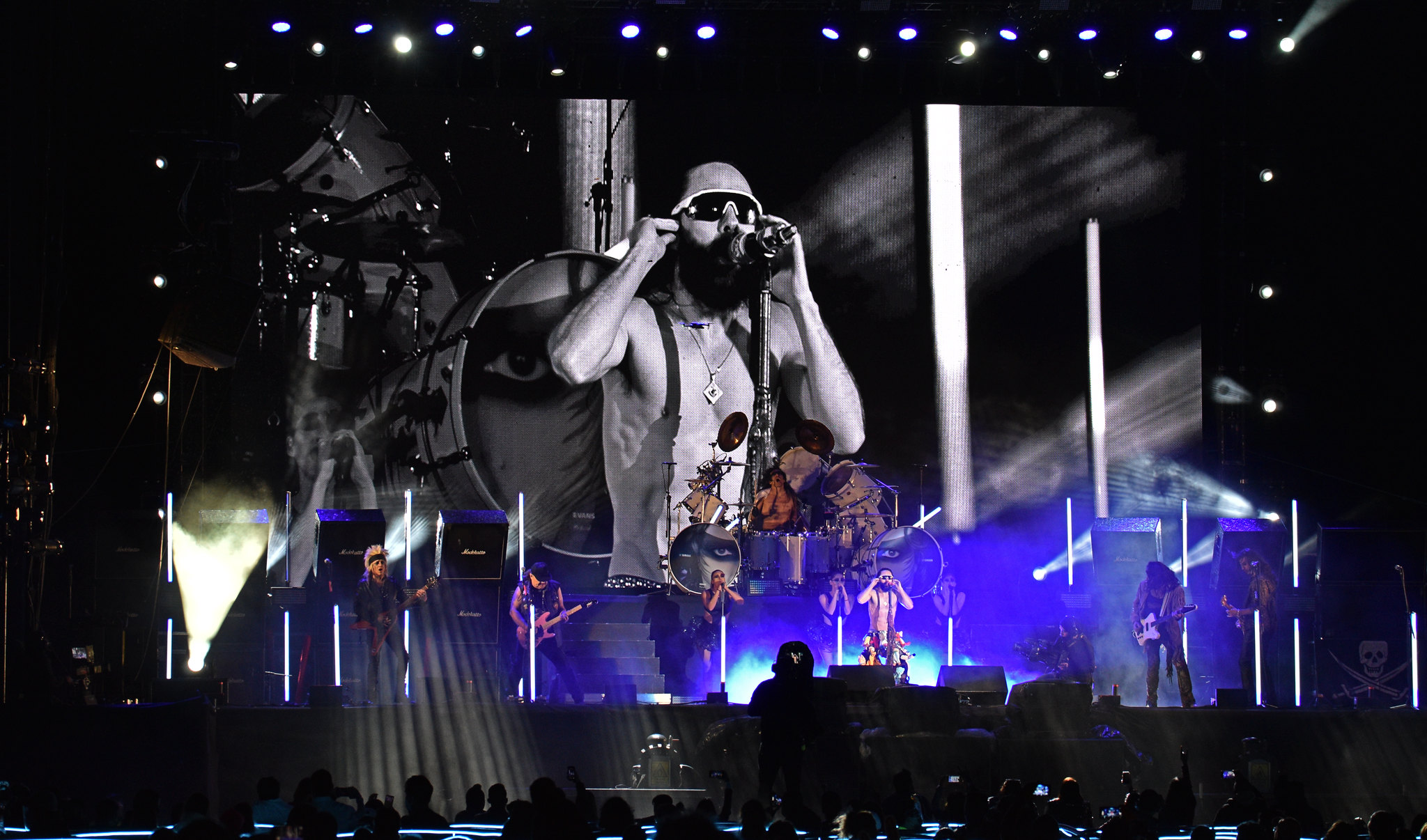 El monstruo de cinco cabezas regresa a la CDMX. - Artes9